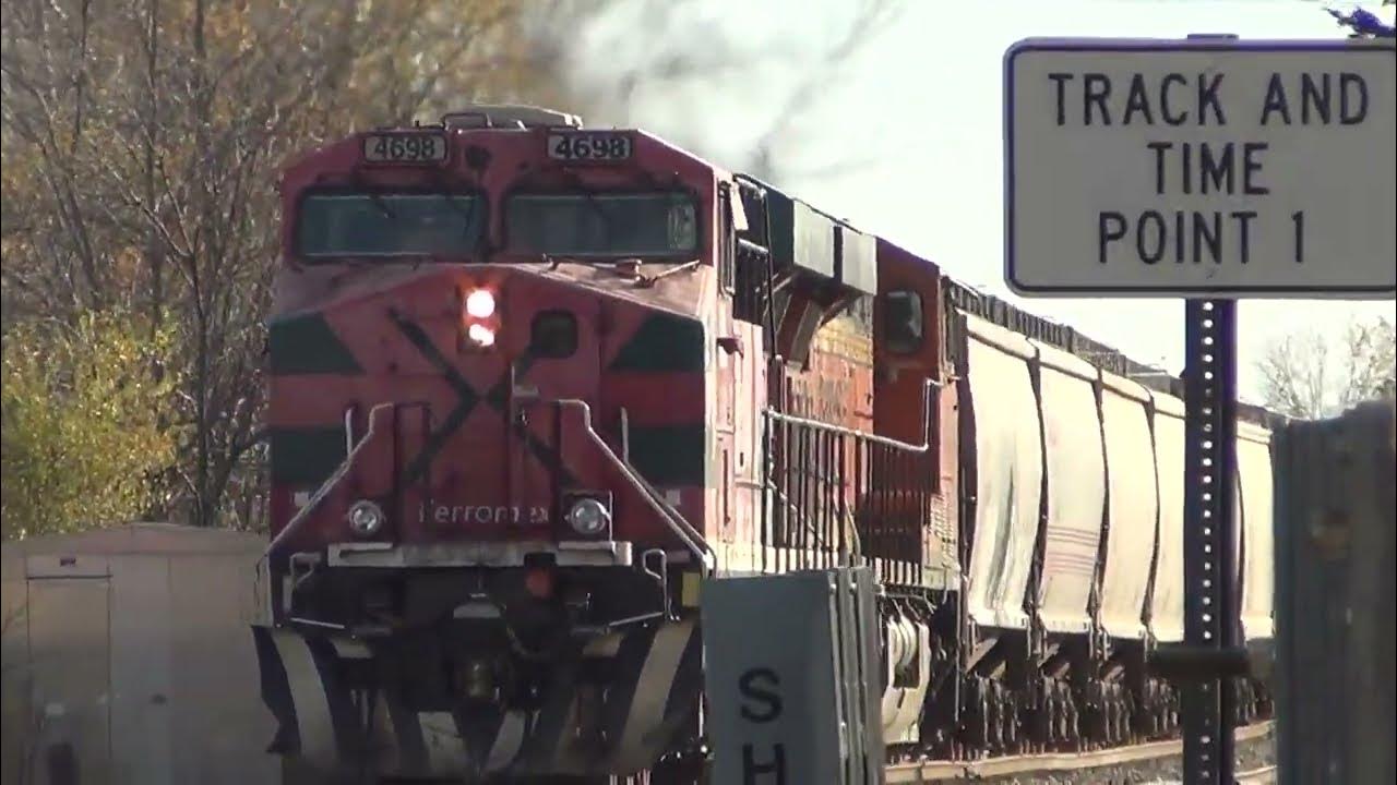 BNSF #7900 Leads WB Grain Train with FXE Hoppers and DPU. Olathe, KS 11/23/24 - YouTube