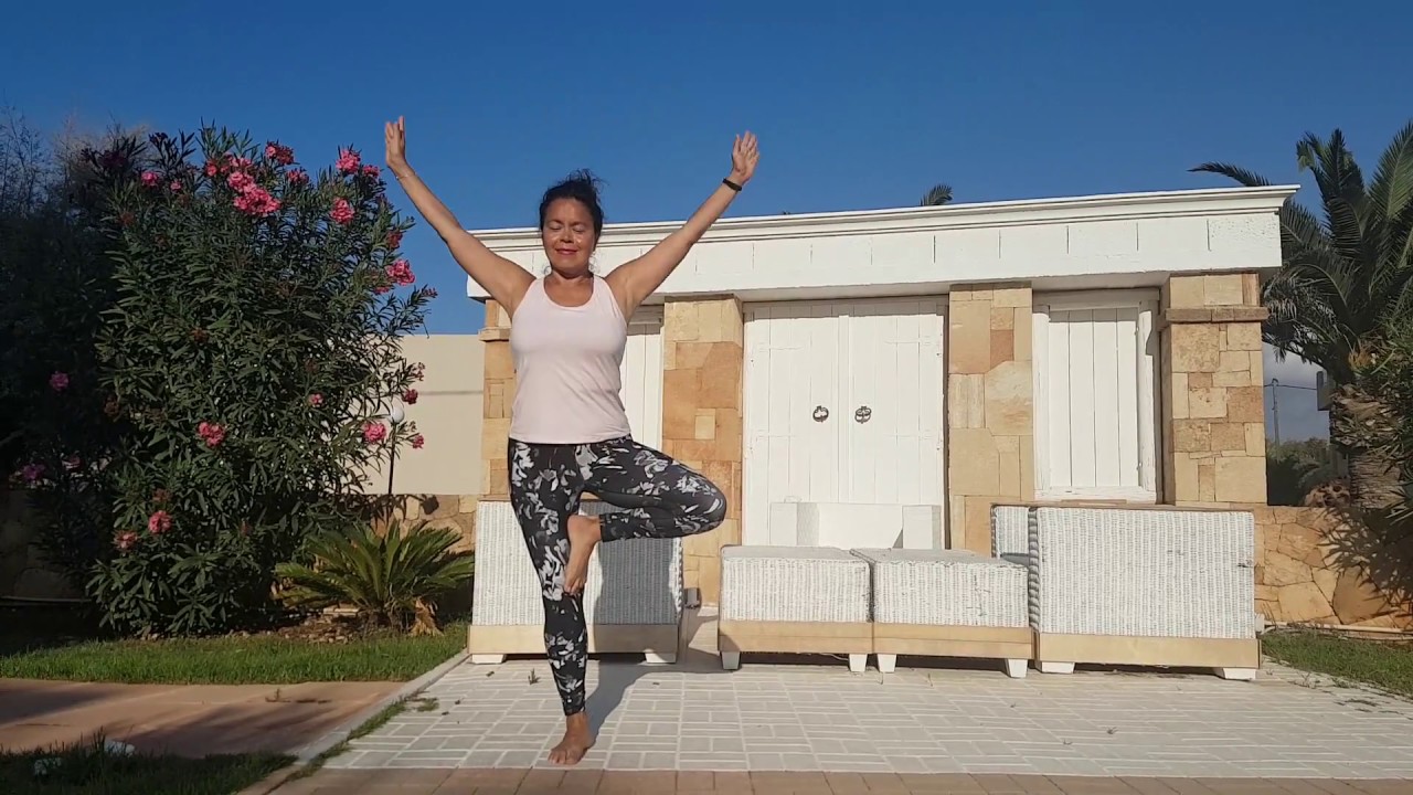 Belly-dance-yoga fusion - YouTube