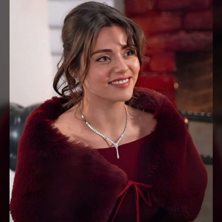 Sila turkoglu 🎀💝Most Stylish And Iconic Look||Turkish Actress - YouTube
