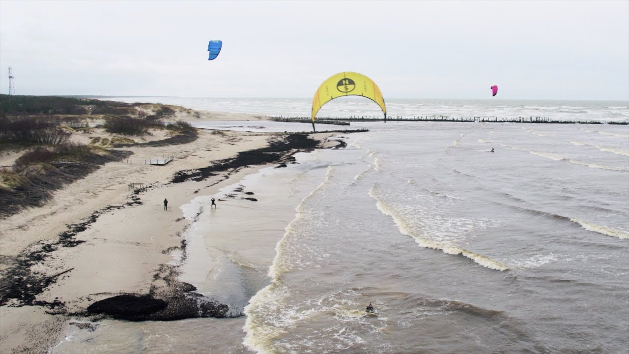 Winter kite show - YouTube