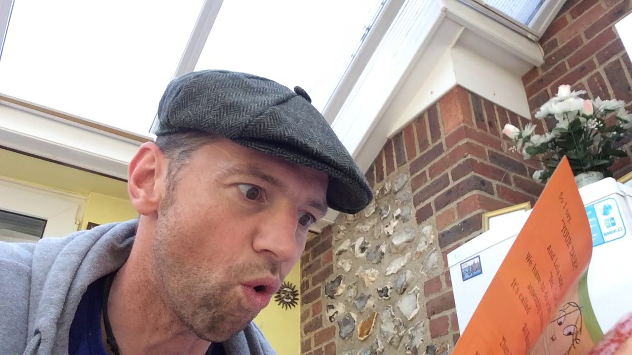 Mr Dad reads for his son and daughter - YouTube