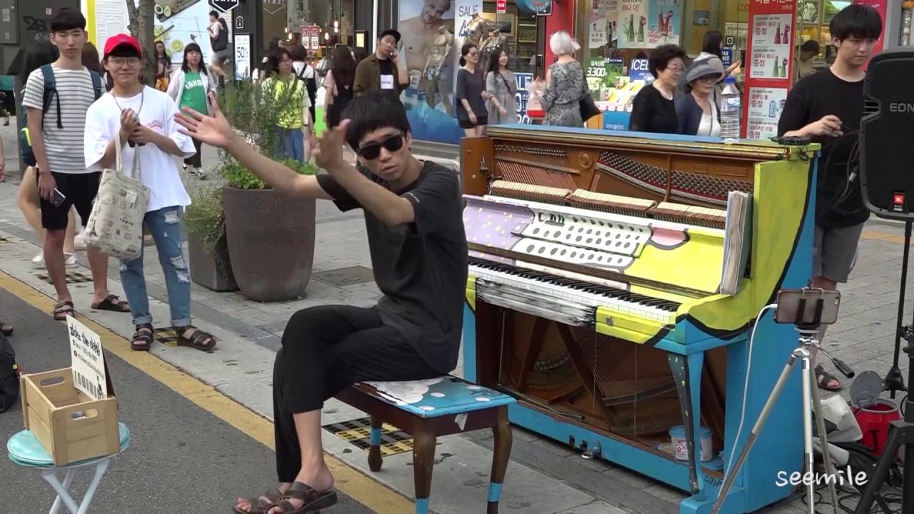 Piano Busking, Shichon, Seoul. 피아오 치는 남자 이정환 "seemile APP" - YouTube