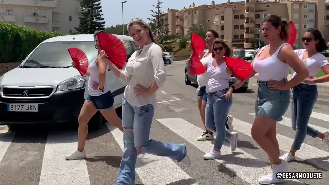 ROSALÍA - Aute Cuture by Cesar Moquete - YouTube