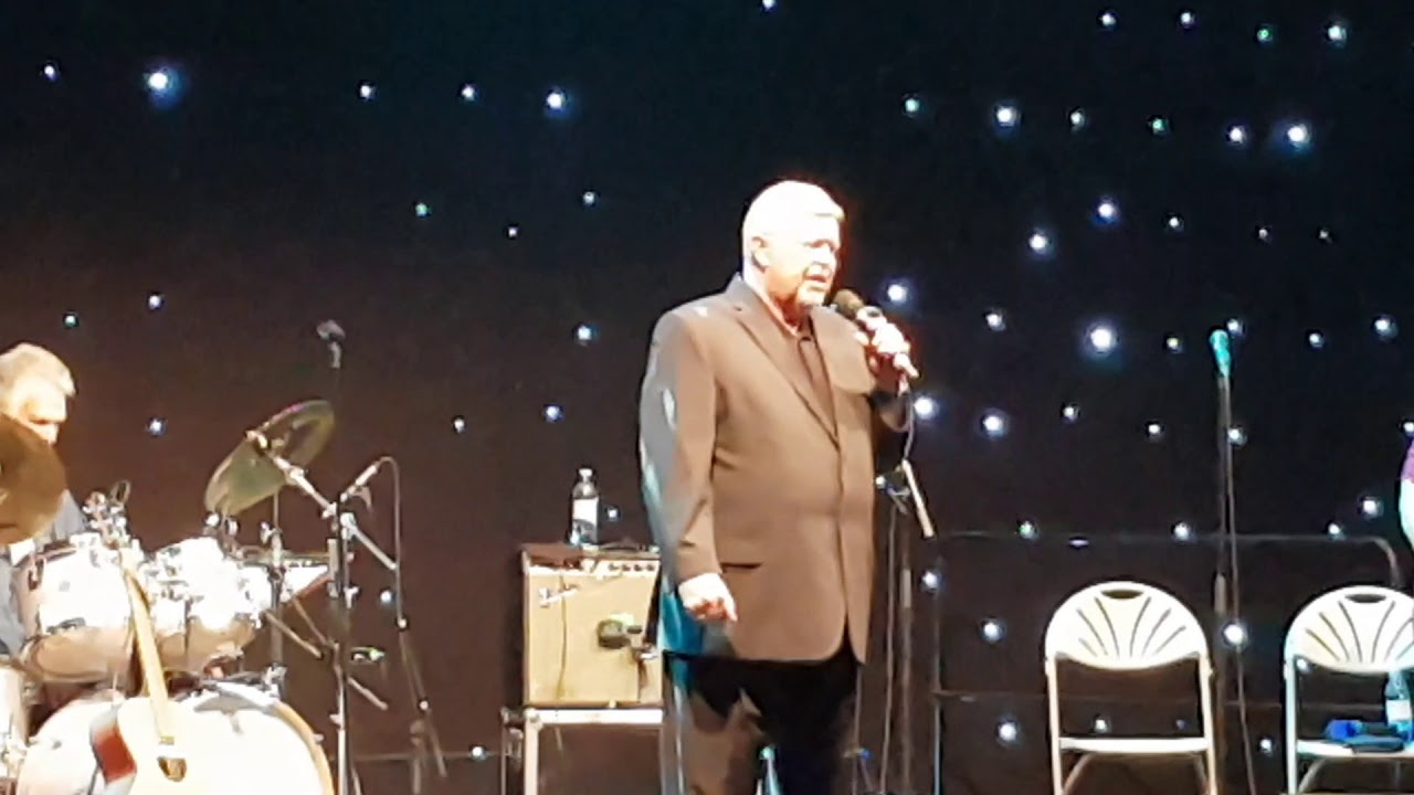 Jim Murray sings 'Walk With Me' (The Elvis Concert) - YouTube