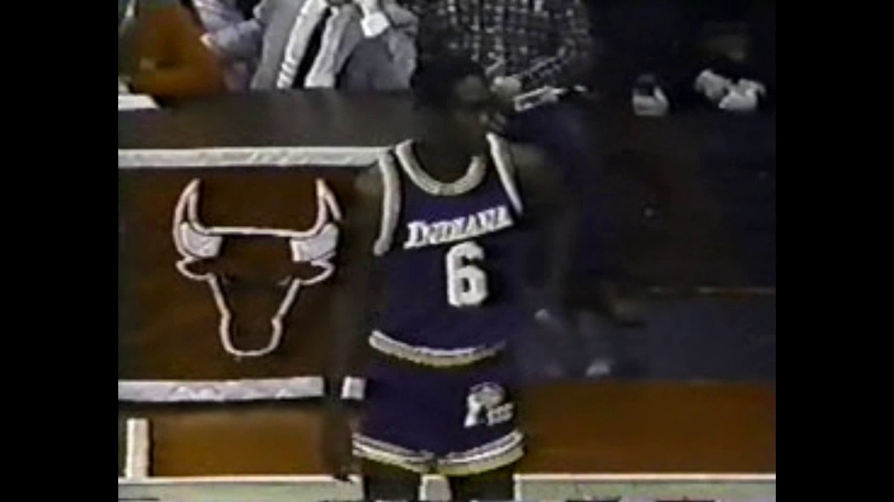 Jim Thomas (21pts/4asts) vs. Bulls (1985) - YouTube