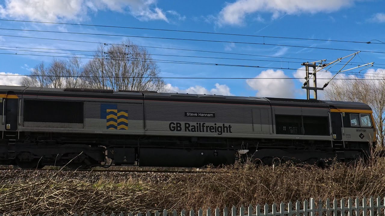 GB Railfreight 66794 'Steve Hannam' - YouTube
