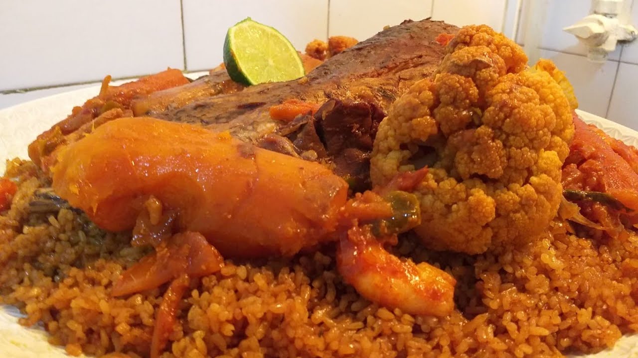 Thiéboudieun ou riz au poisson avec sauce diaga - YouTube