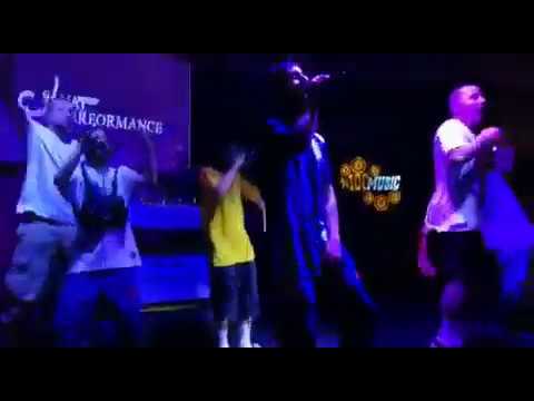 Uzi El-Chavo | Favela |