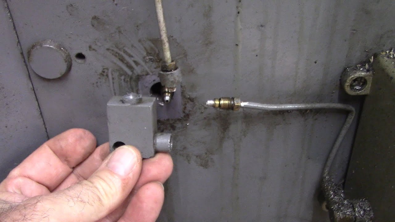 Bridgeport Mill Oiler Repair - YouTube