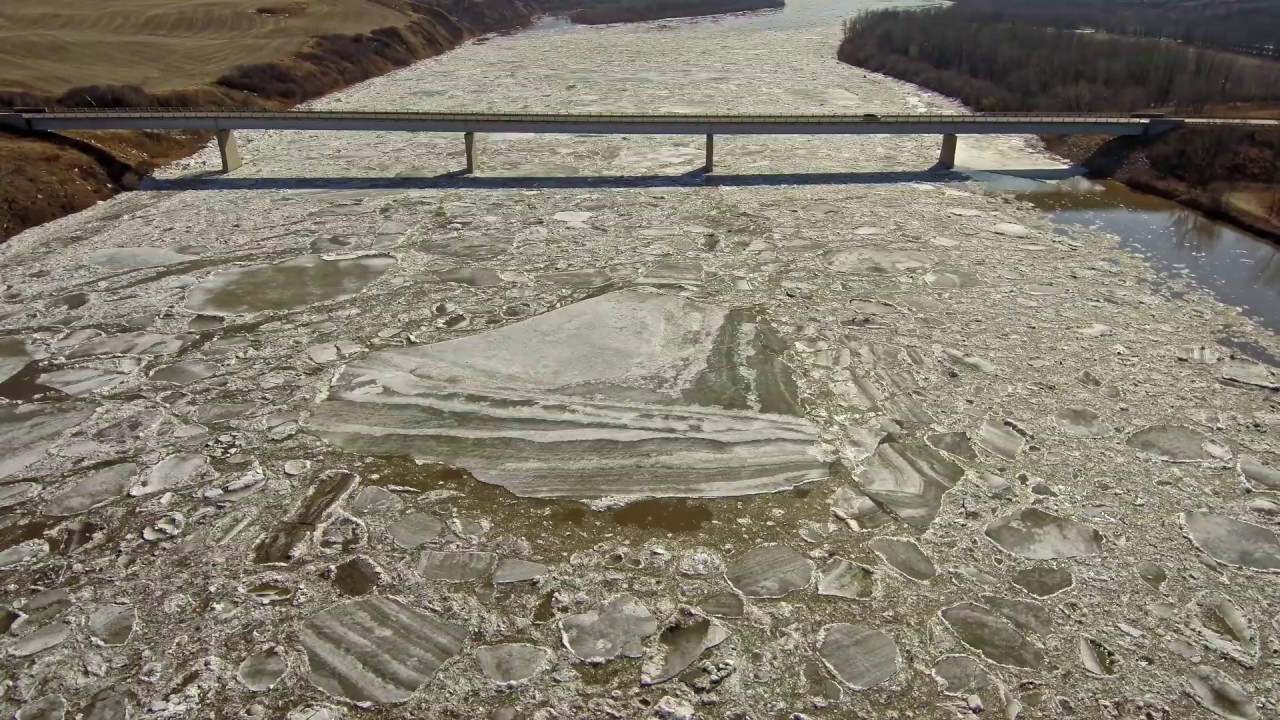 Ice Breakup on the North Saskatchewan River in 4K | 2 - YouTube