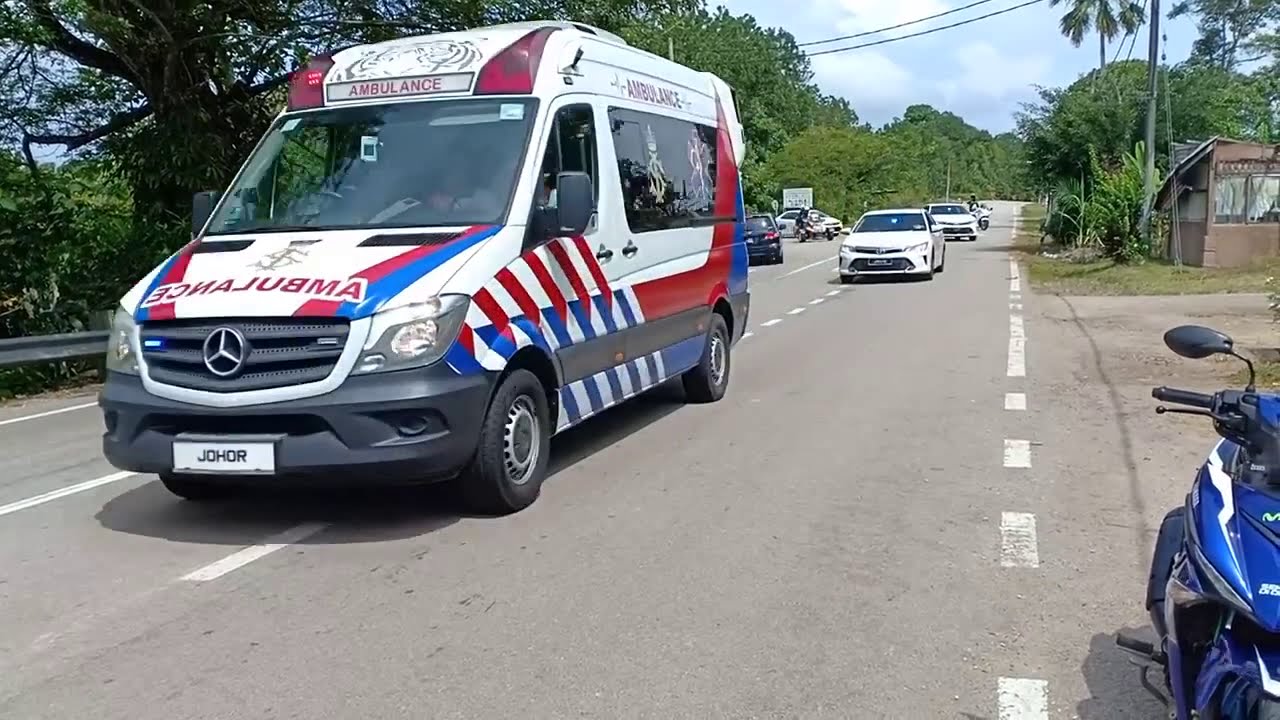 MALAYSIA SULTAN OF JOHOR MOTORCADE 2019 - LEXUS, RANGE ROVER , JEEP ...