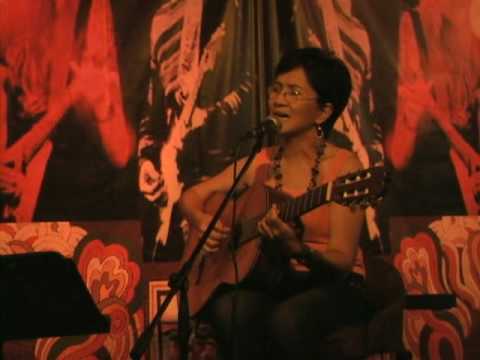Susan Fernandez sings "Babae Ka" - YouTube