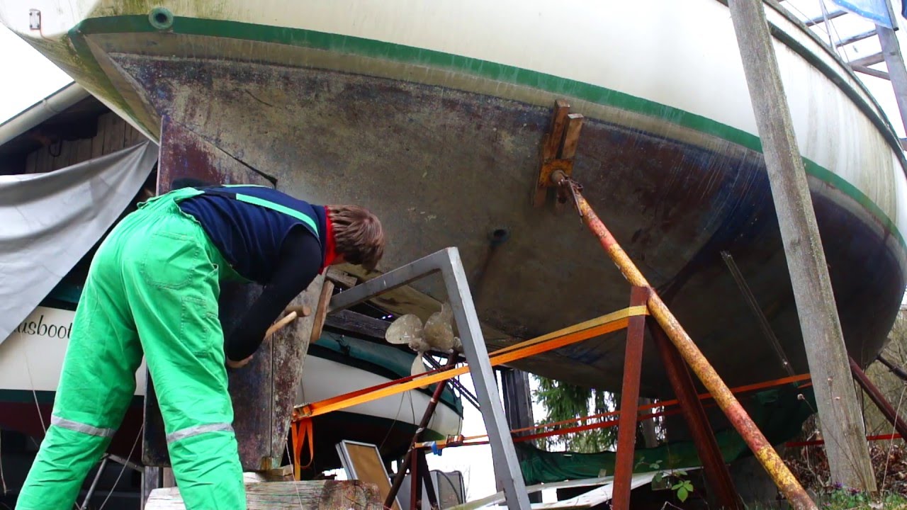 Mariner 38 Pilot House- hull check for delamination, hammaer tapping ...