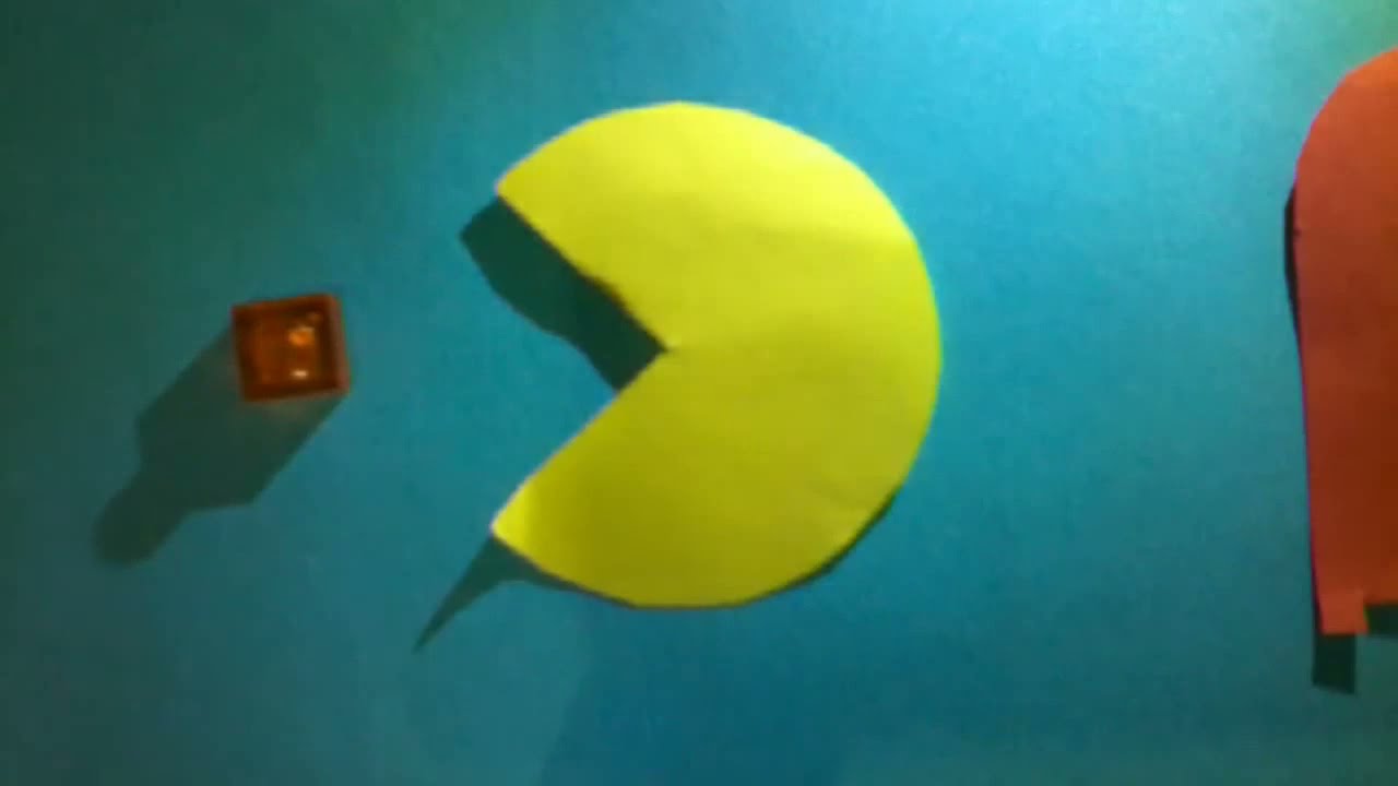 Paper Pac-Man stop motion. - YouTube