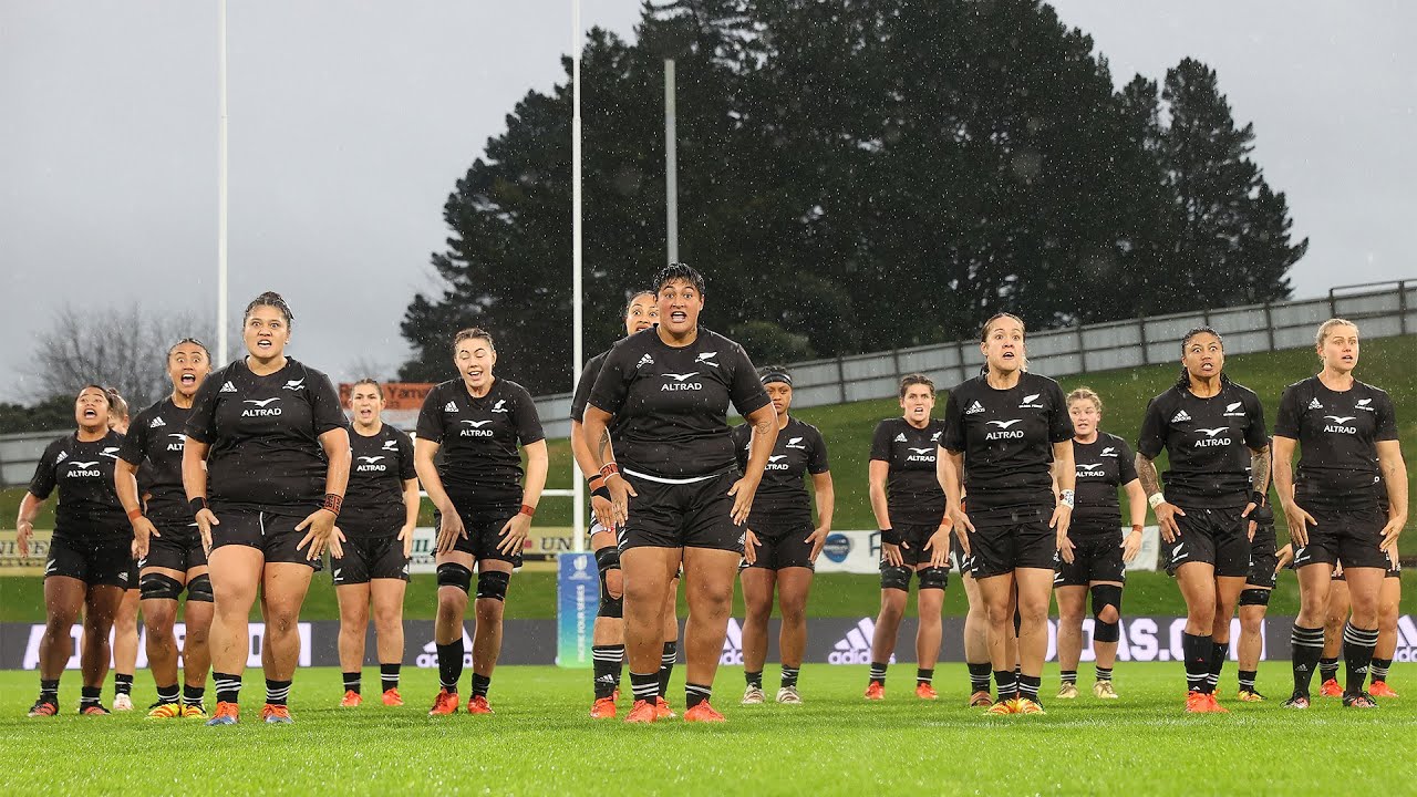 Northland girls lead haka against USA in Whangārei - YouTube