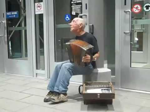 Marcel Aubin joue "Carnaval, Mardi Gras" - YouTube
