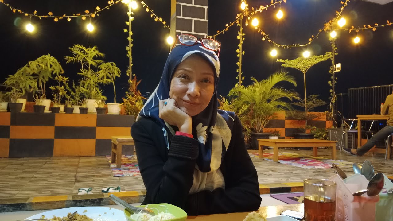 [live] Mendoan anget Di D'sultan cafe - YouTube