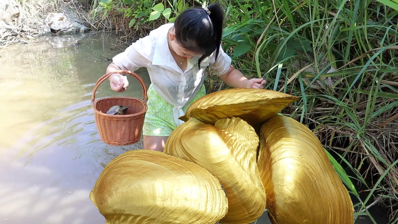🔥Unusual Catch by the Riverbank: Girl Finds Magnificent Pearl in Shell ...