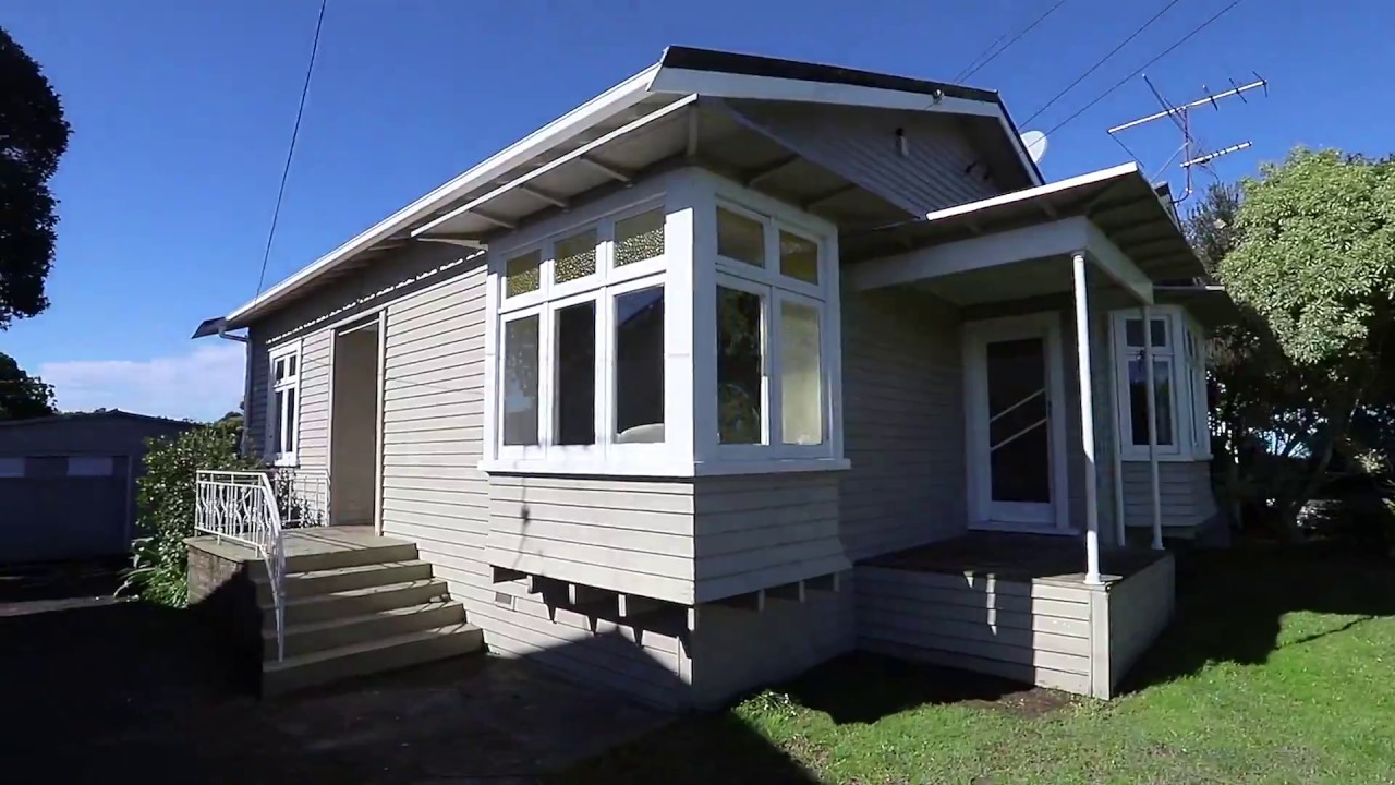 21 Moa Road Point Chevalier - YouTube