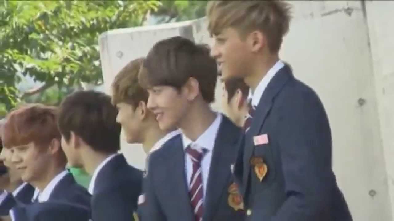 [130915] Tao - Baekhyun cute bromance at Gwangju Fansign (Taobaek ...