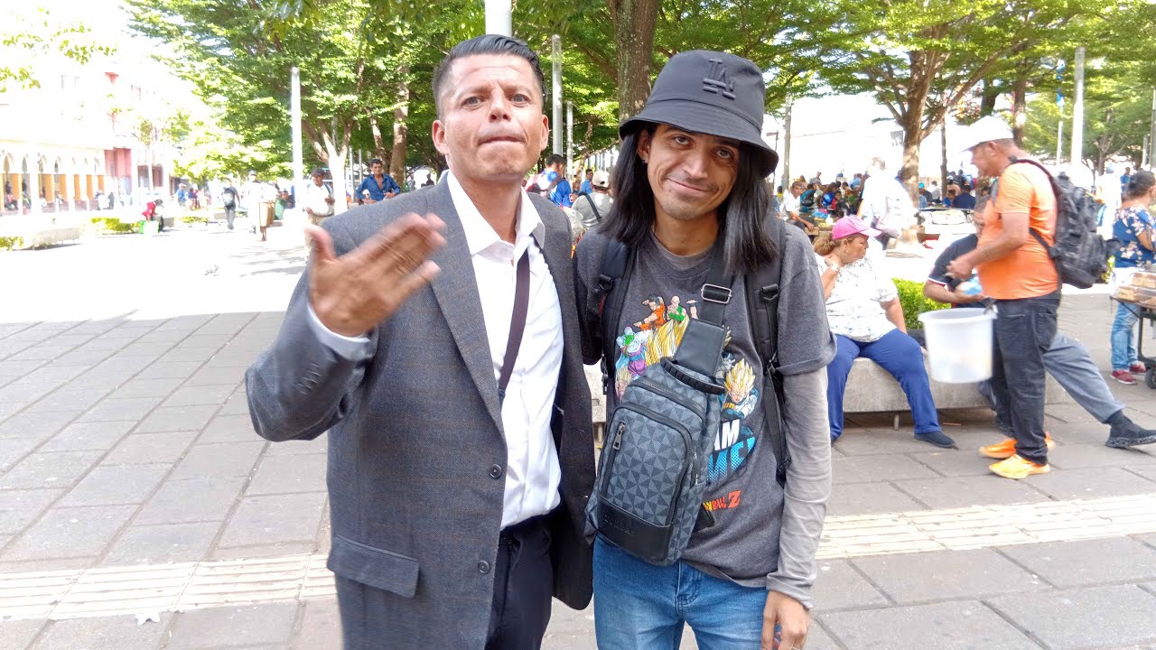 DESDE LA PLAZA LIBERTAD EN VIVO QUE DESVERGUE ESTA PASANDO AHORA😱 - YouTube