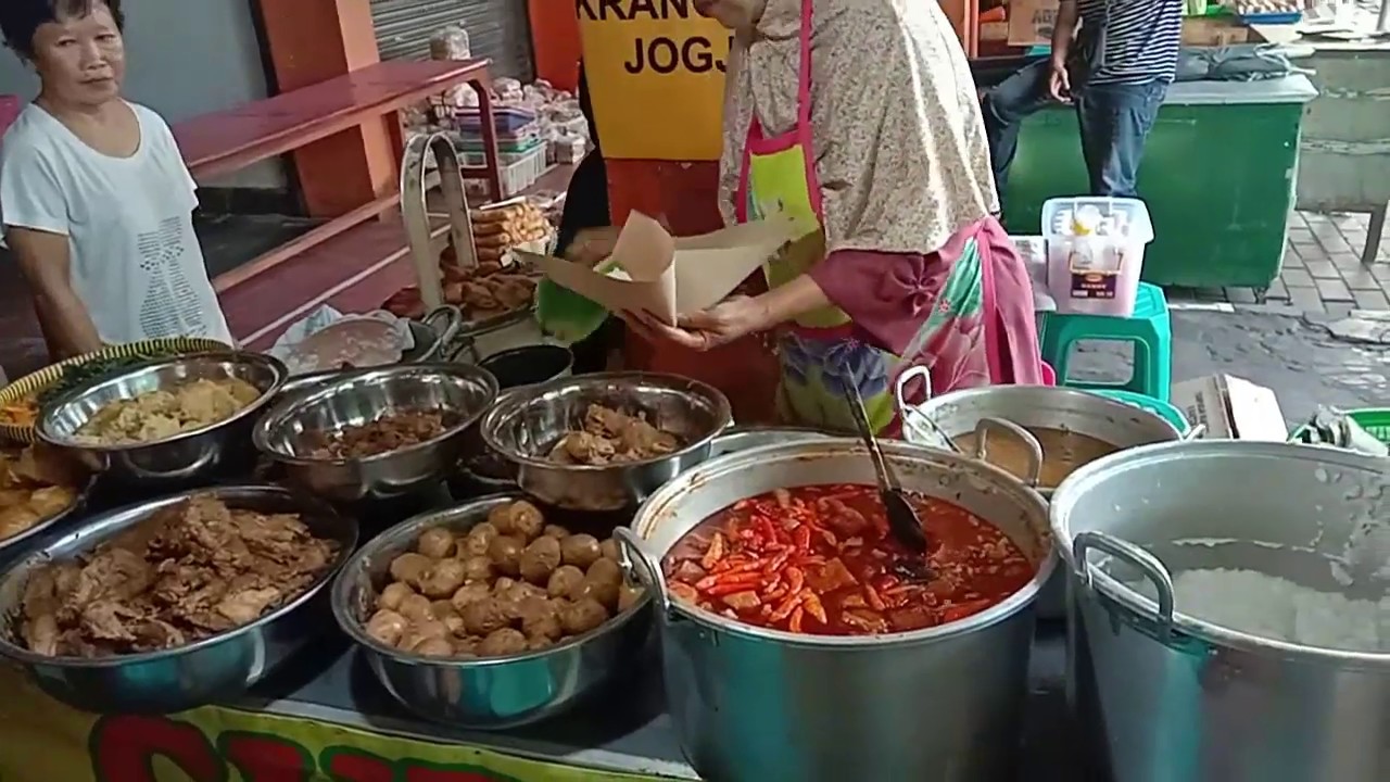 PASAR KRANGGAN DEKAT TUGU YOGYAKARTA I Berburu jajanan tradisional di ...