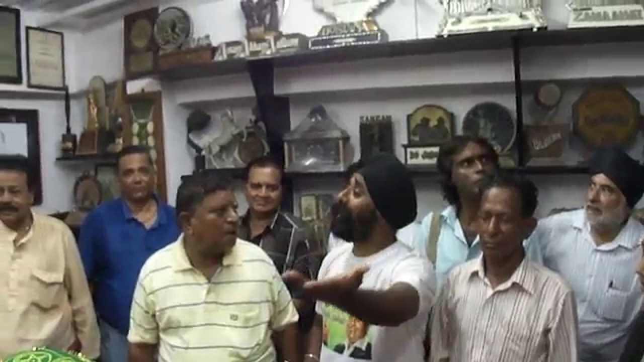 #SINGERMANJEETSINGHBHATIA LIVE IN MOHD. RAFI SAHAB'S HOUSE - YouTube