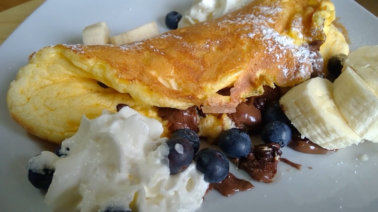 Fluffy Nutella and Chocolate Omelette - YouTube