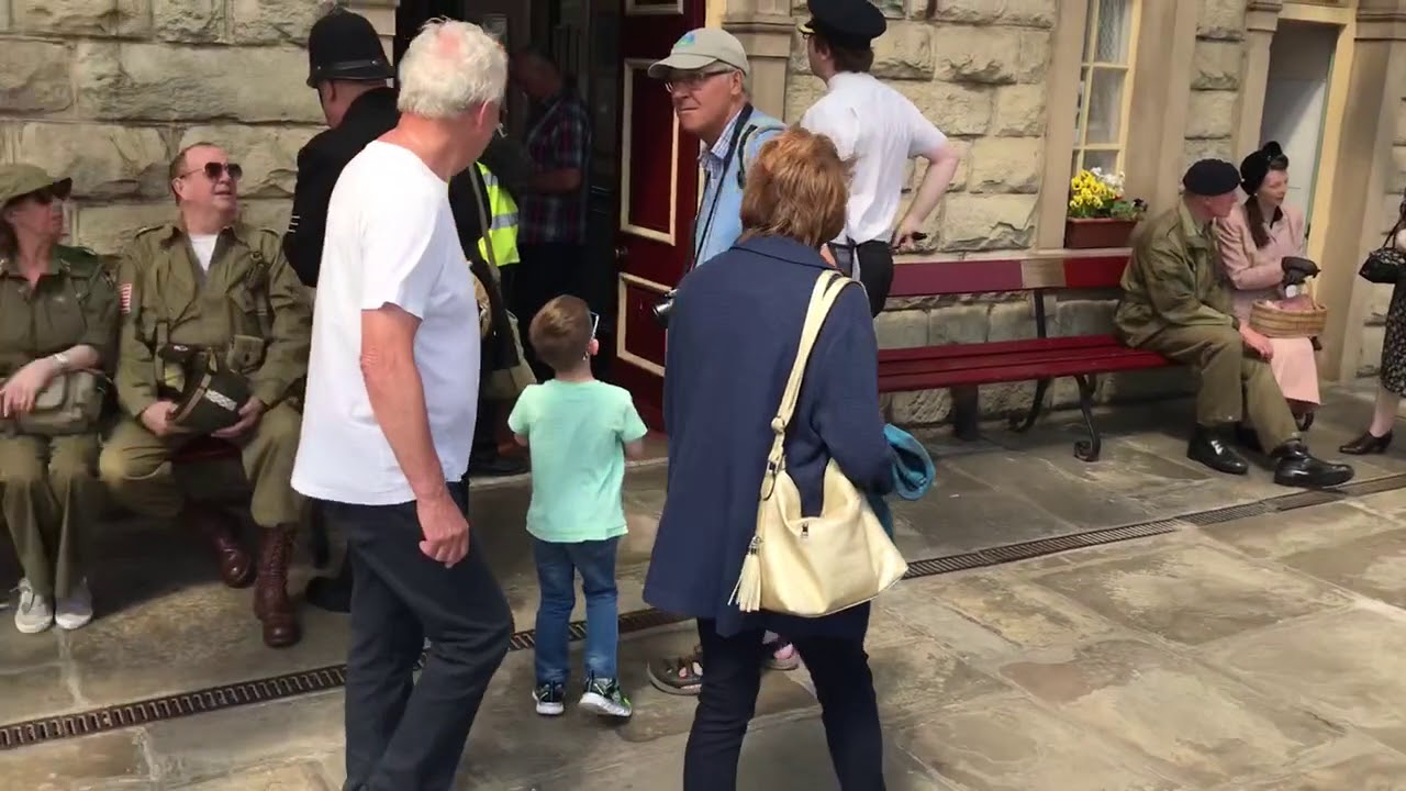 1940s ELR Wartime Weekend 2018 - Crooner at Ramsbottom - YouTube