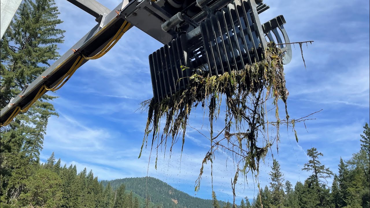 Trash Rake System on the Rogue River in Oregon - YouTube