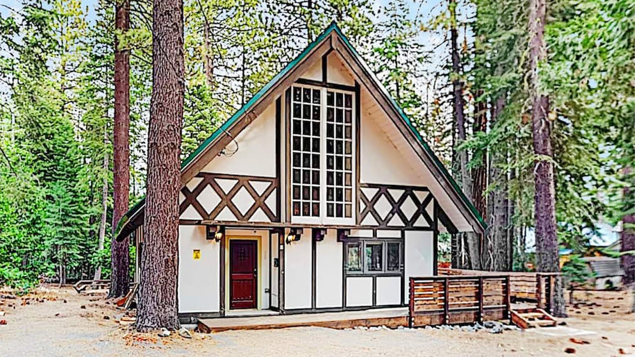 Amazing Beautiful The Cottage House In The Woods | Lovely Tiny House ...