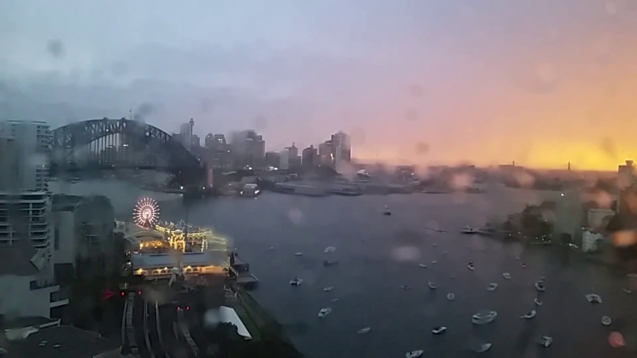 Timelapse of spectacular storm batters Sydney - YouTube