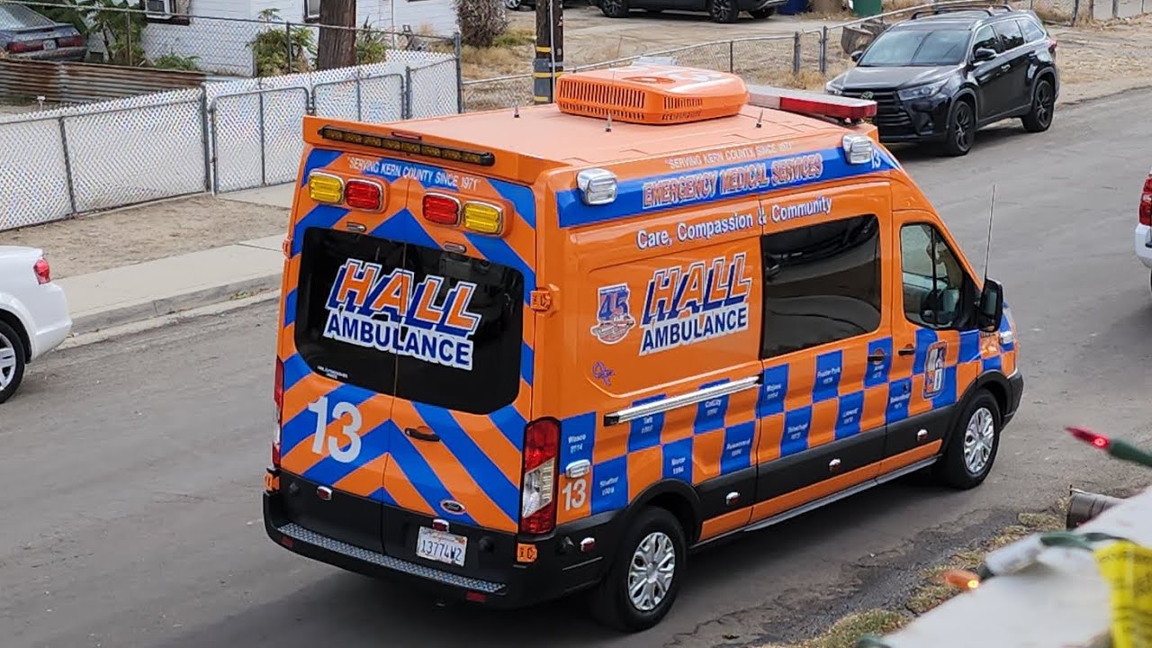 Hall Ambulance 13 arriving on scene - YouTube