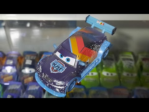 Mattel Disney/Pixar Cars 2 Ice Racers Max Schnell (World Grand Prix Racer) T-ROC Release 2014 2015