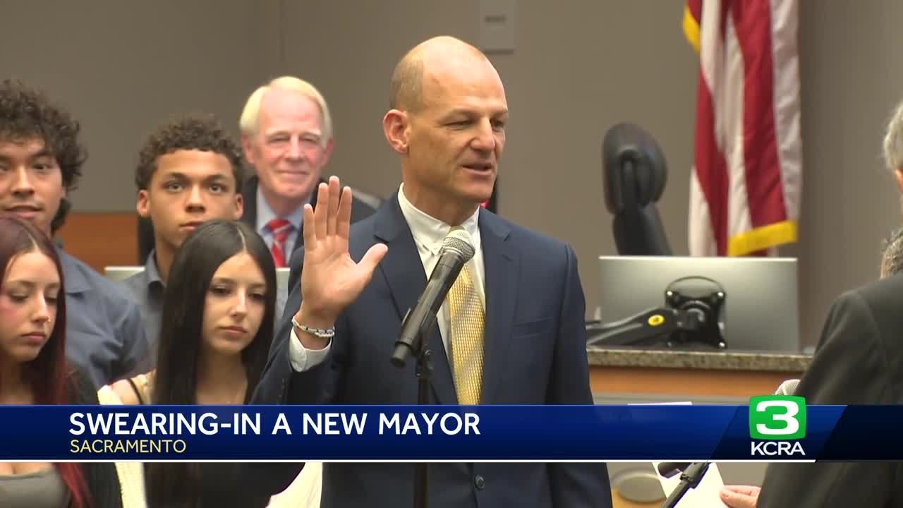 Kevin McCarty sworn in as mayor of Sacramento - YouTube