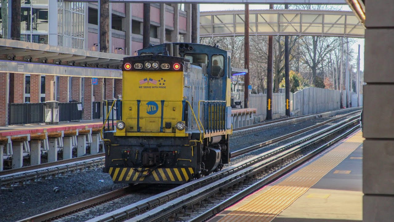 LIRR lite move at Mineola - YouTube