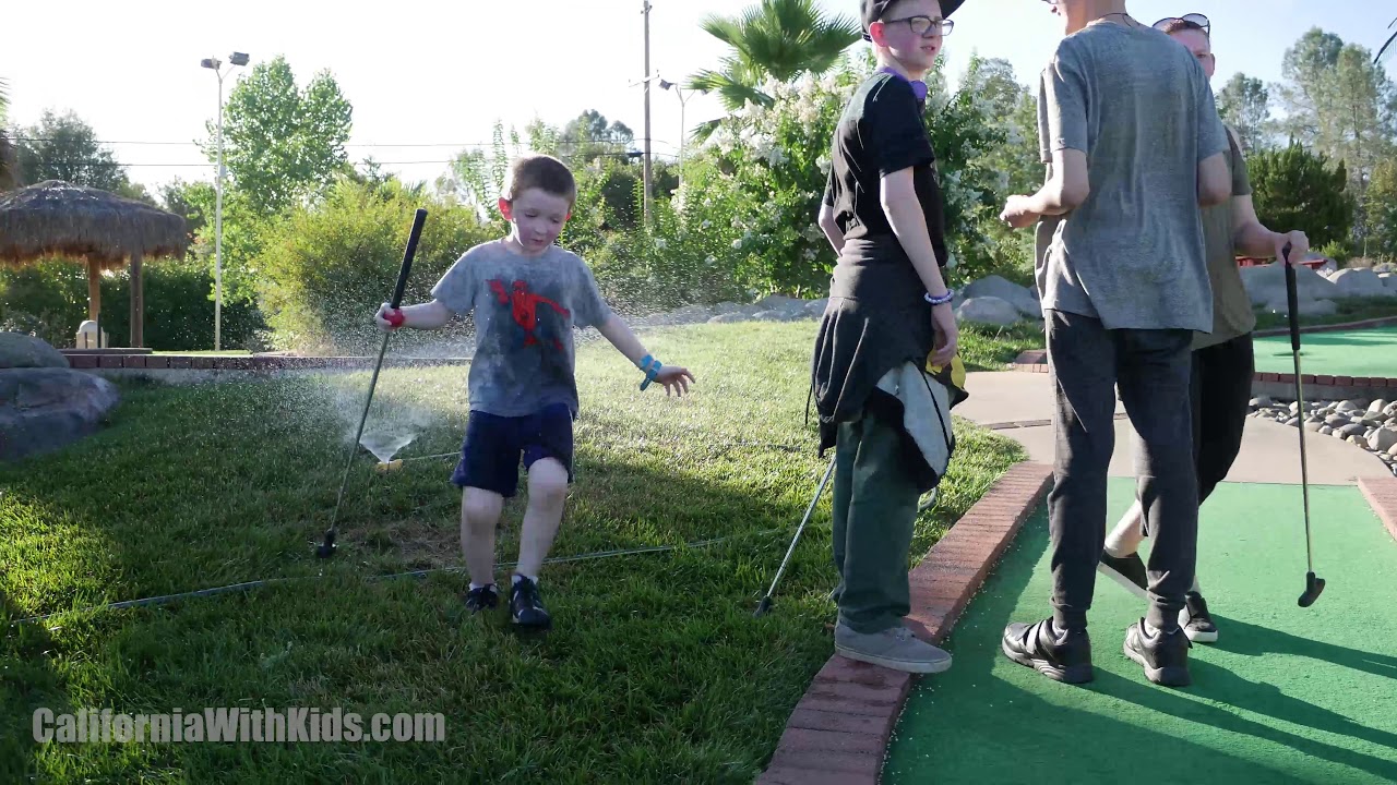 Review of Oasis Fun Center (mini golf!) in 4K/UHD - YouTube