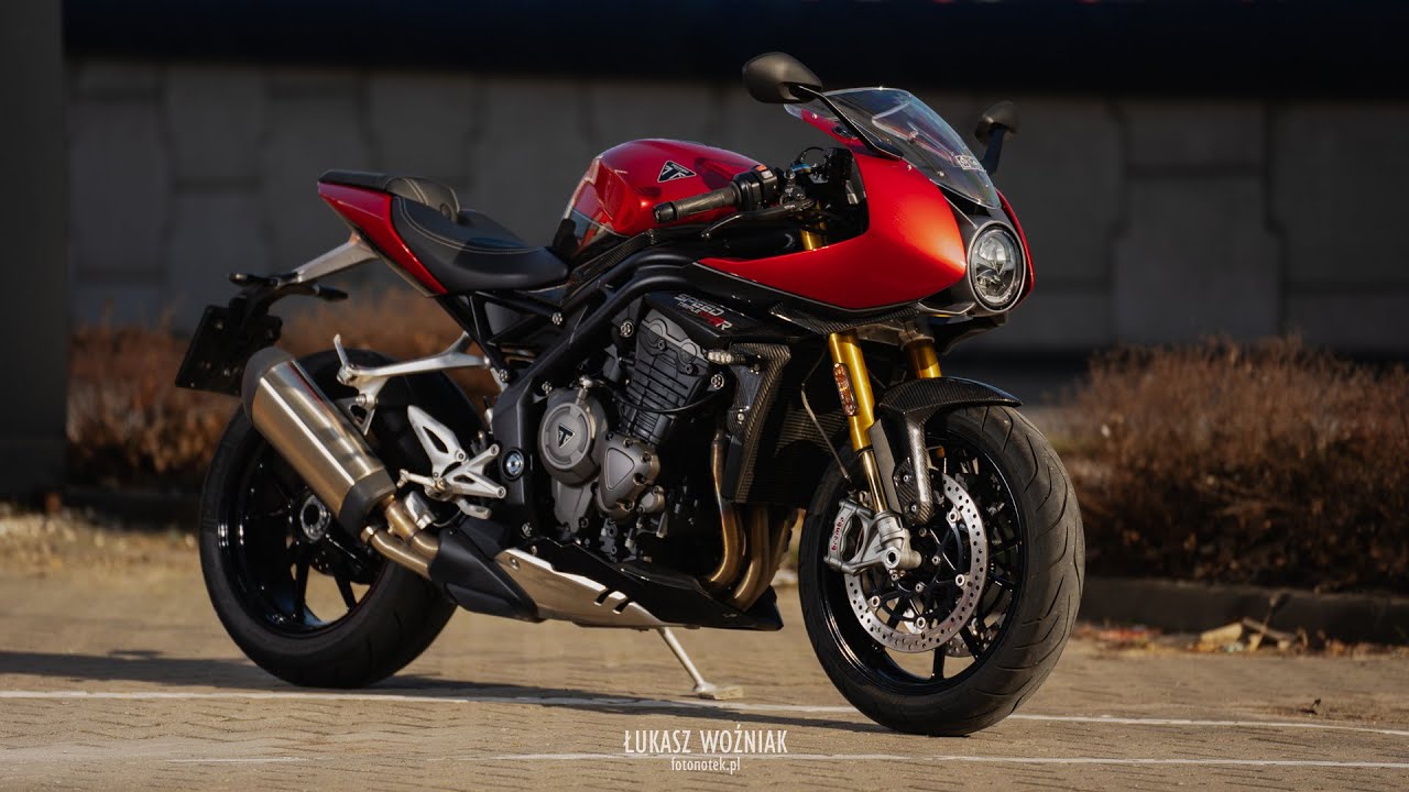 Triumph Speed Triple 1200 RR Detail and walkaround - YouTube