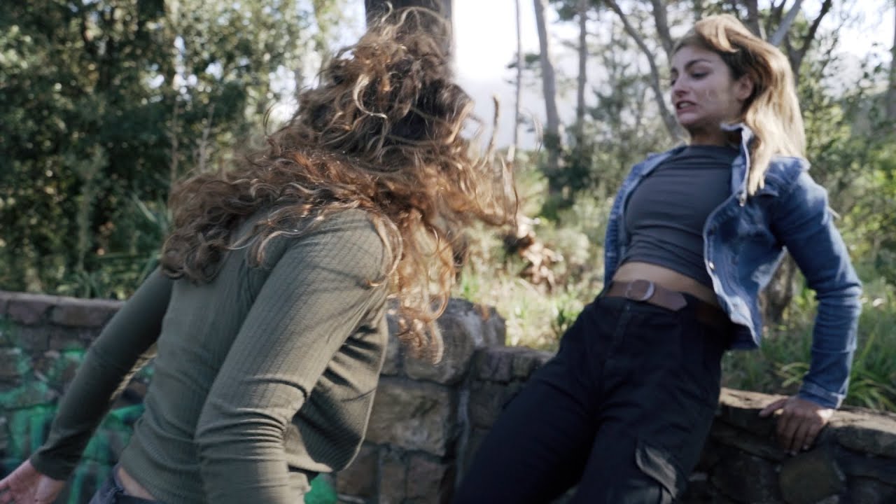 TWO GIRLS ONE QUICK FIGHT (STUNTS) - YouTube