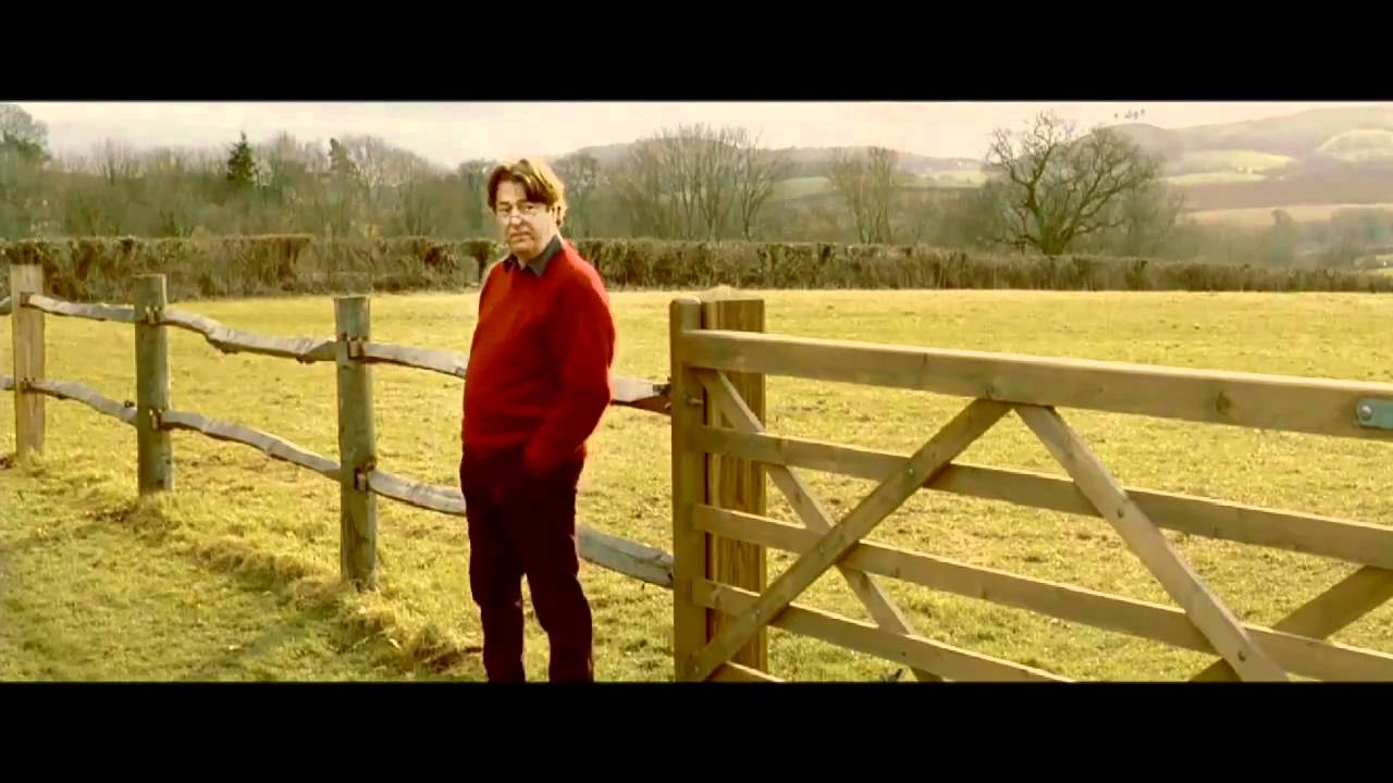 'Tamara Drewe' (2010) Trailer - YouTube