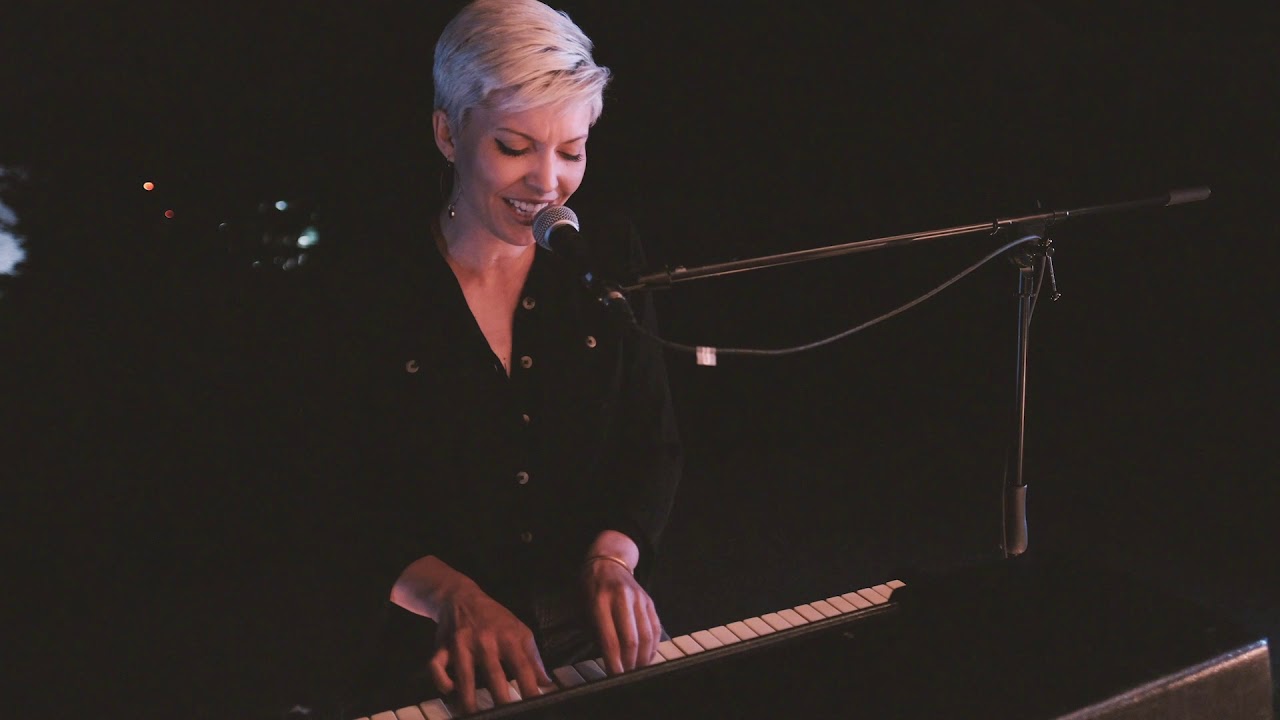Feel Like Makin' Love - Katherine Penfold (Live Version) - YouTube