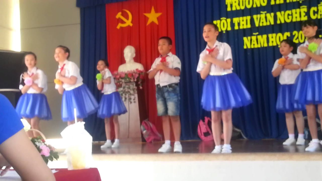 Lop 5c nhay bai bay len nhe nhung uoc mo hoc tro - YouTube