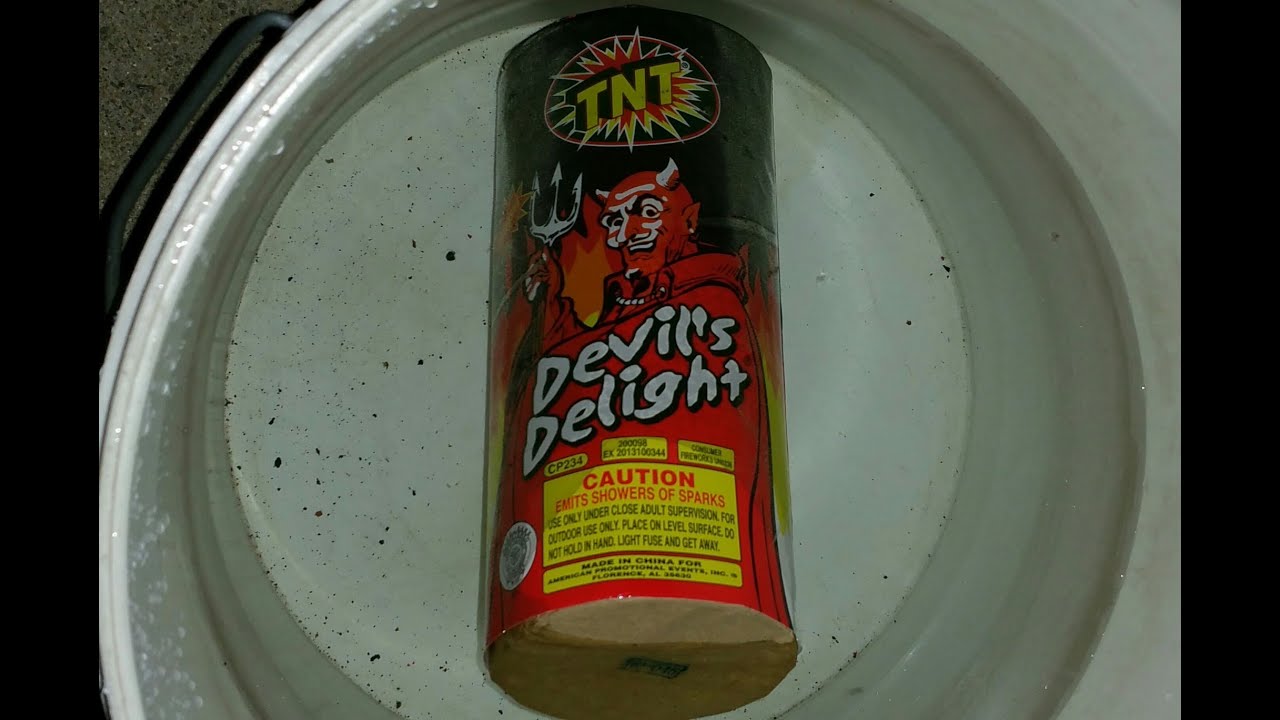 DEVIL'S DELIGHT - TNT Fireworks 2015 - YouTube