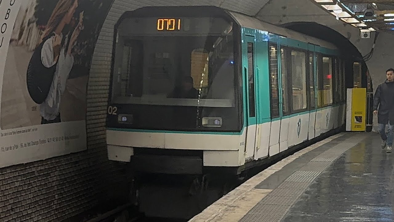 Spot d’un MF88 sur la 7bis - YouTube