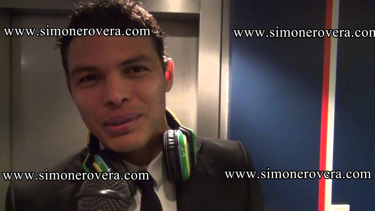 Thiago Silva: " Alex, spero rinnovi...sennò lo mando al Milan" - YouTube