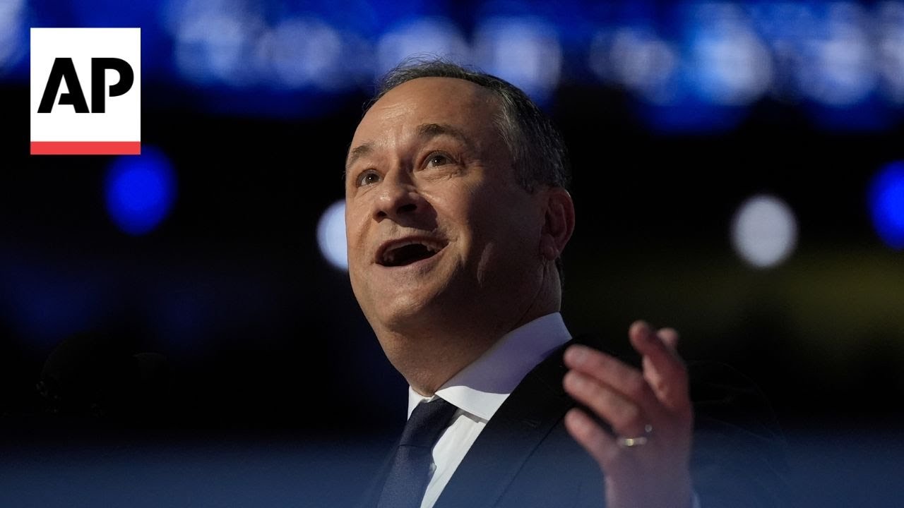 Doug Emhoff touts Harris' leadership credential in DNC speech - YouTube