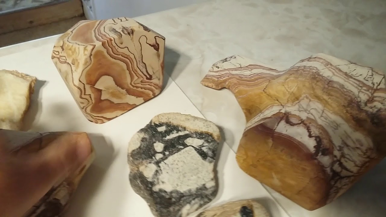 Utah Wonder stone, Specular hematite, Septarian nodules, Calcite ...