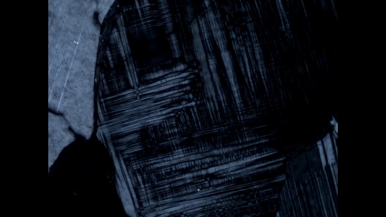 17_Tartan twinning in Microcline - YouTube