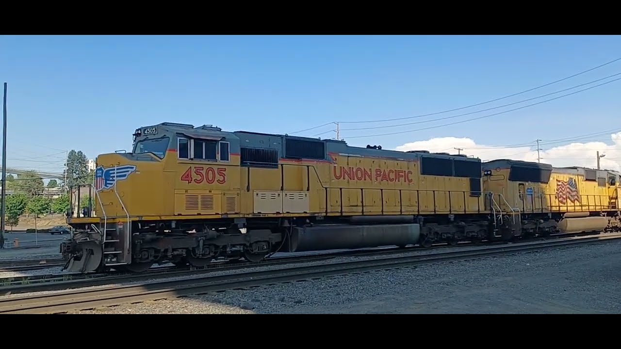 Union Pacific 4505,3814 5222,6858 at UP Albina Yard Portland Oregon ...