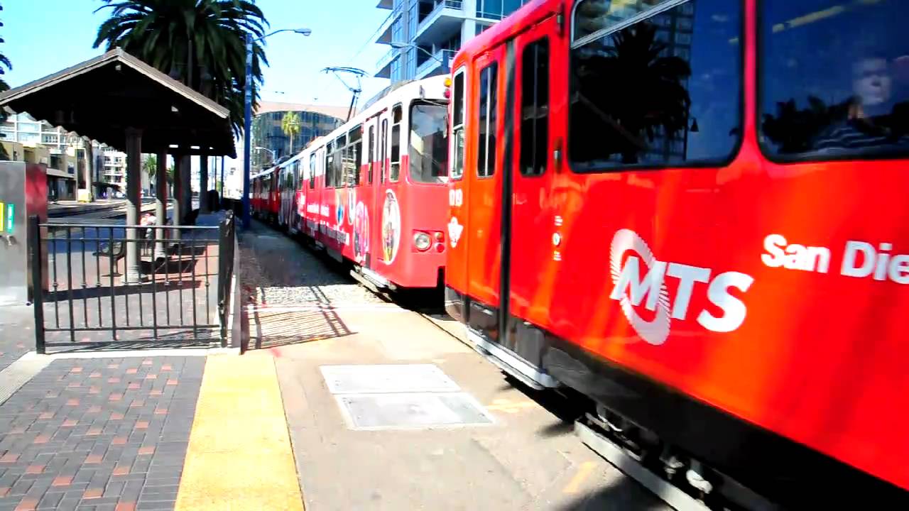 MTS San Diego Trolley Blue Line - 2 Train Meet - YouTube